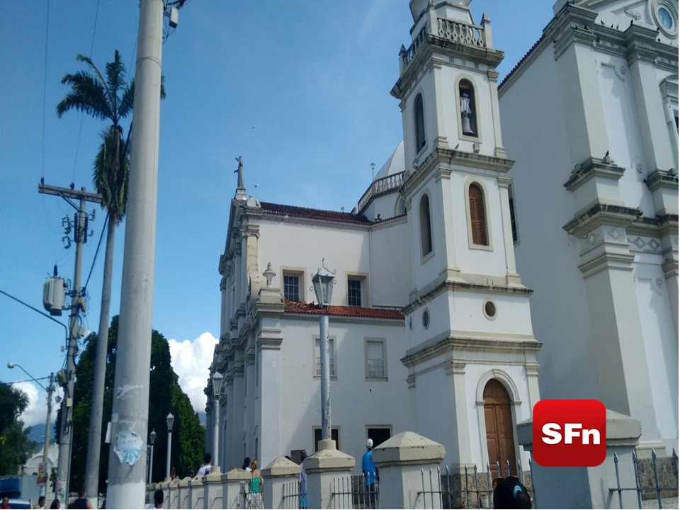 Estrutura que desabou da Igreja Matriz está sendo restaurada – SF Notícias